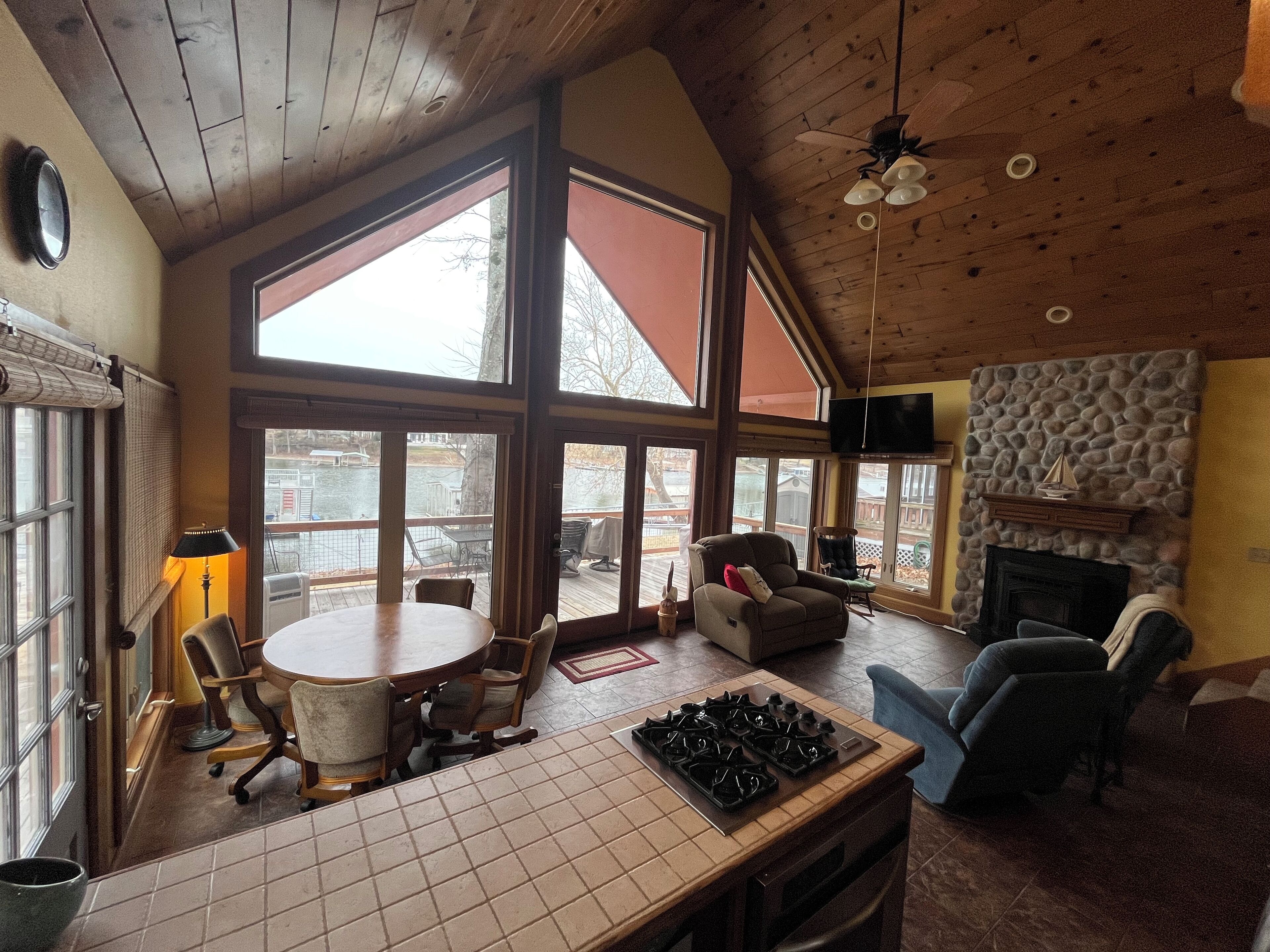 Lakefront A-frame Cabin With Dock Access - Grove, OK