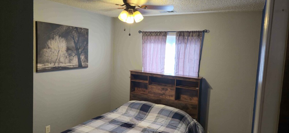 Relaxing 3-bedroom house in beautiful Santa Rosa, NM, 5 mins from Blue ...