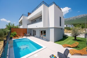 Villa | Exterior