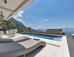 Villa | Piscina | Piscina interior, piscina exterior 