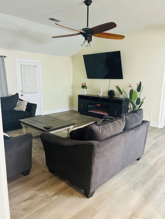 Terrific 4-bedroom House In Charming Kemah, Texas - Kemah, TX