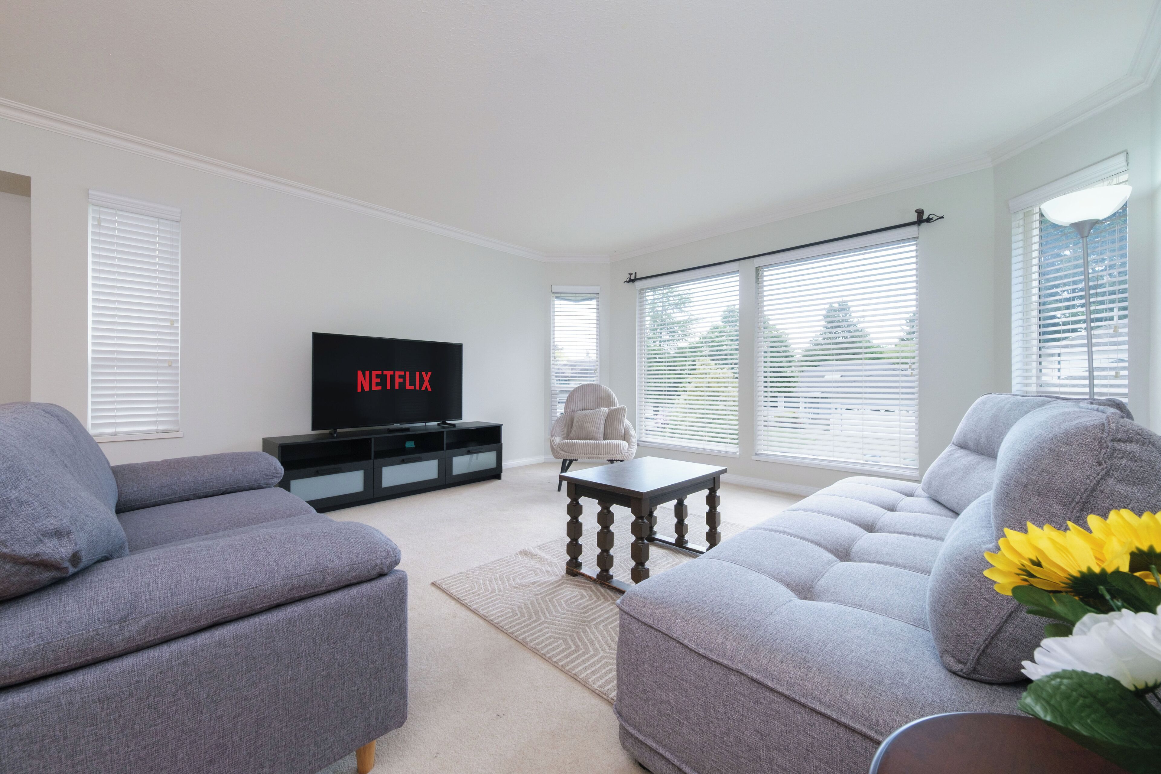 Surrey Family Home W/ Patio & Garden  3br 2ba - Surrey