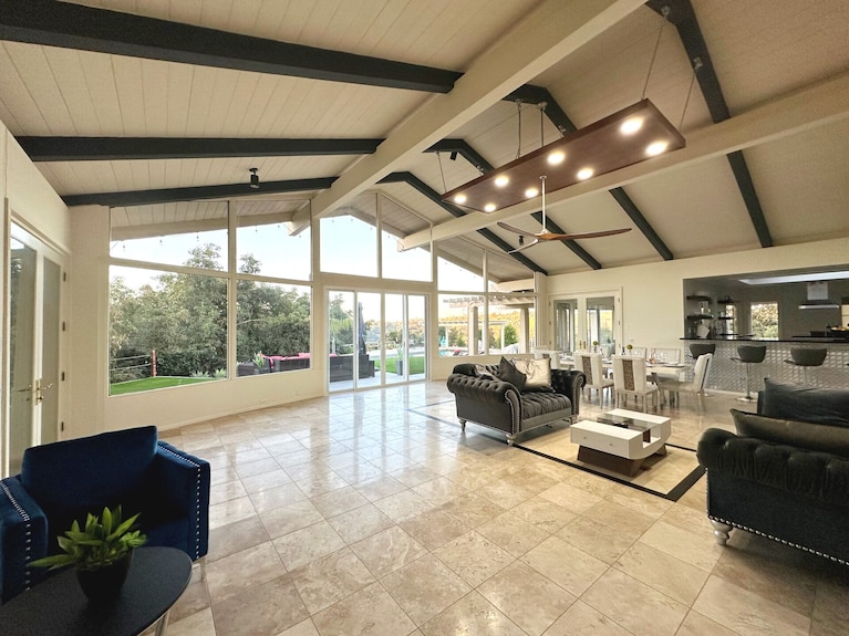 Private Pickleball Villa, Pool Oasis, Chic Casita - Valley Center, CA