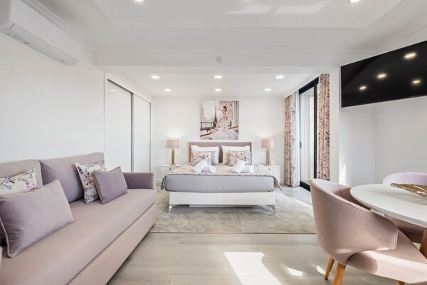 Camacho Studios - Pink Room By Homie - Funchal