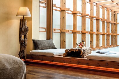 Shangri-La Nazhu Tibetan Mansion Hotel