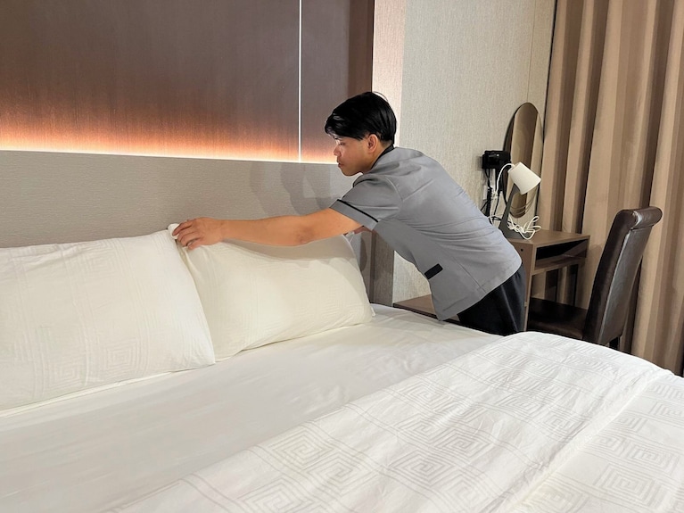 King Sky Suite Spacious. Stylish - Makati