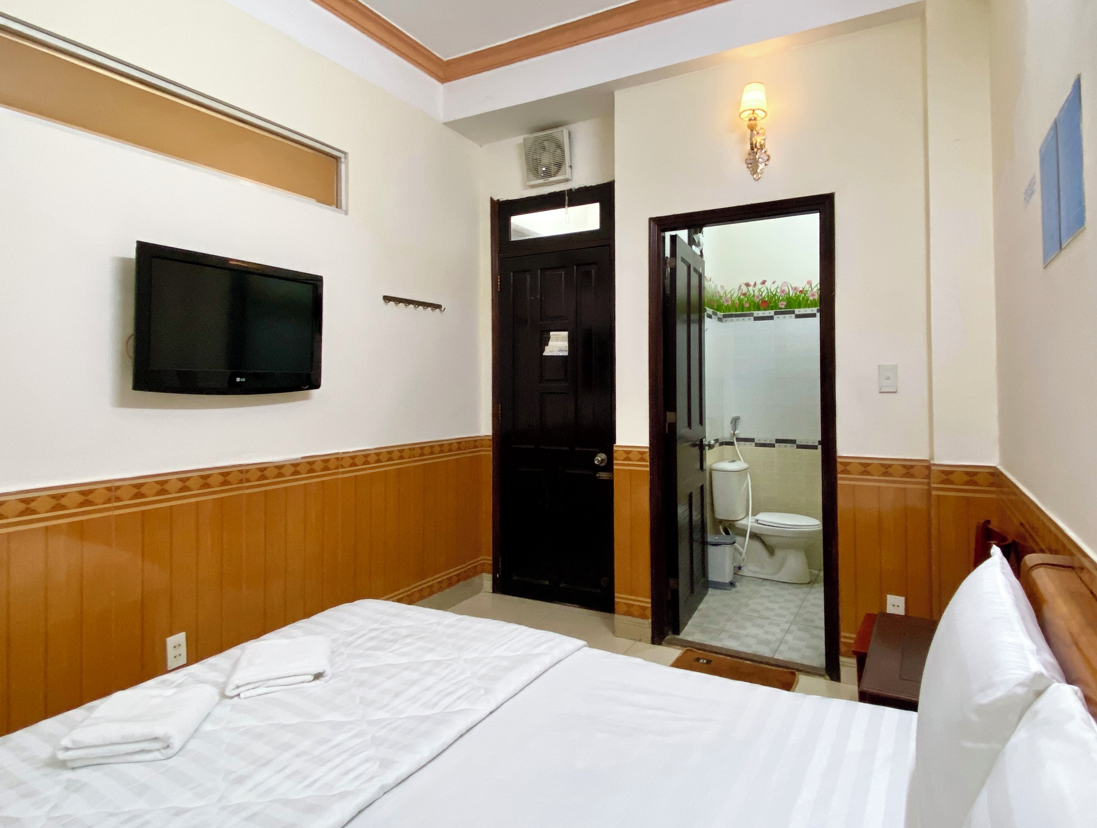 Quarto básico | Escrivaninha, Wi-Fi de cortesia