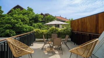 Villa Comfort, 3 quartos, piscina privativa, vista para a piscina | Varanda