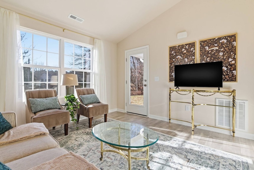 Stylish & Dog Friendly | Near Duke Hospital & Univ - Durham, NC