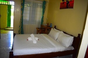 Quarto Duplo Deluxe | Wi-fi grátis, roupa de cama fornecida