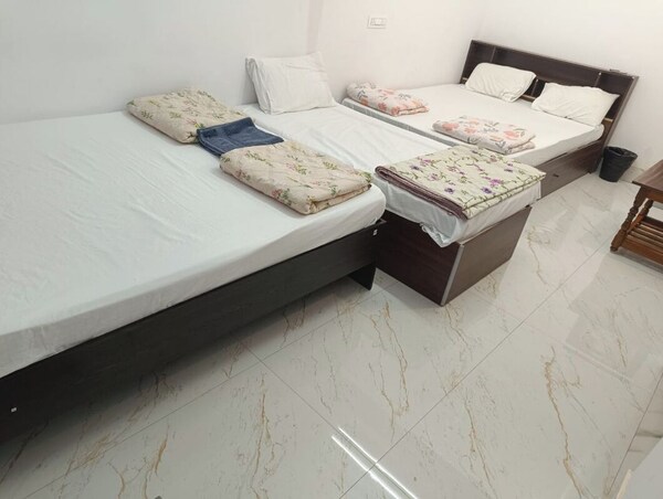 Silver Sand Beach Homestay - Murdeshwar