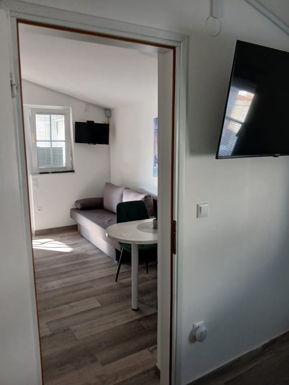 Apartamento Para Dos Personas Con Terraza Y Vista Al Mar Vir (A-25042-b) - Vir