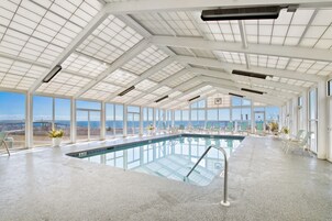 Piscina interior, piscina exterior 