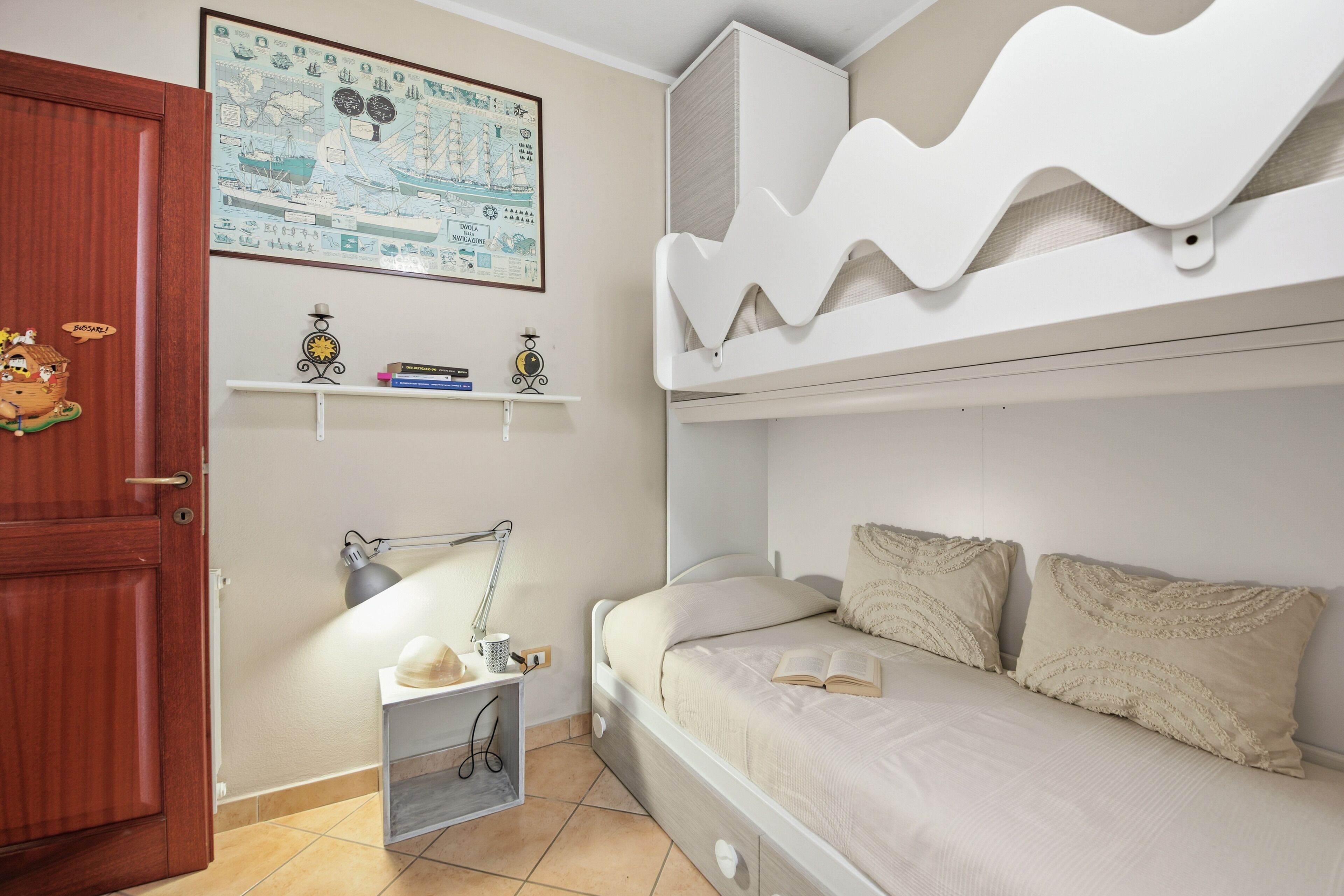 Condo luxo, vista para o mar | Cofres nos quartos, cortinas blackout, ferros/tábuas de passar roupa