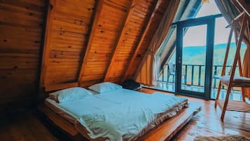 Bungalow, 1 quarto, fumadores, vista para o vale | Roupa de alta qualidade, secretária, quartos insonorizados