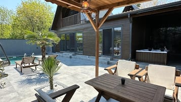 Bungalow | Exterior