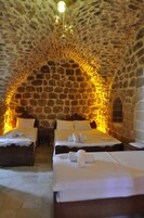 Quarto Quádruplo Clássico | Wi-fi grátis, roupa de cama fornecida 