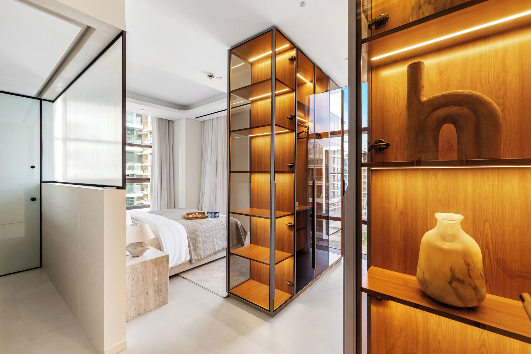 Apartamento superluxo, sacada, vista para o pátio | Wi-Fi de cortesia