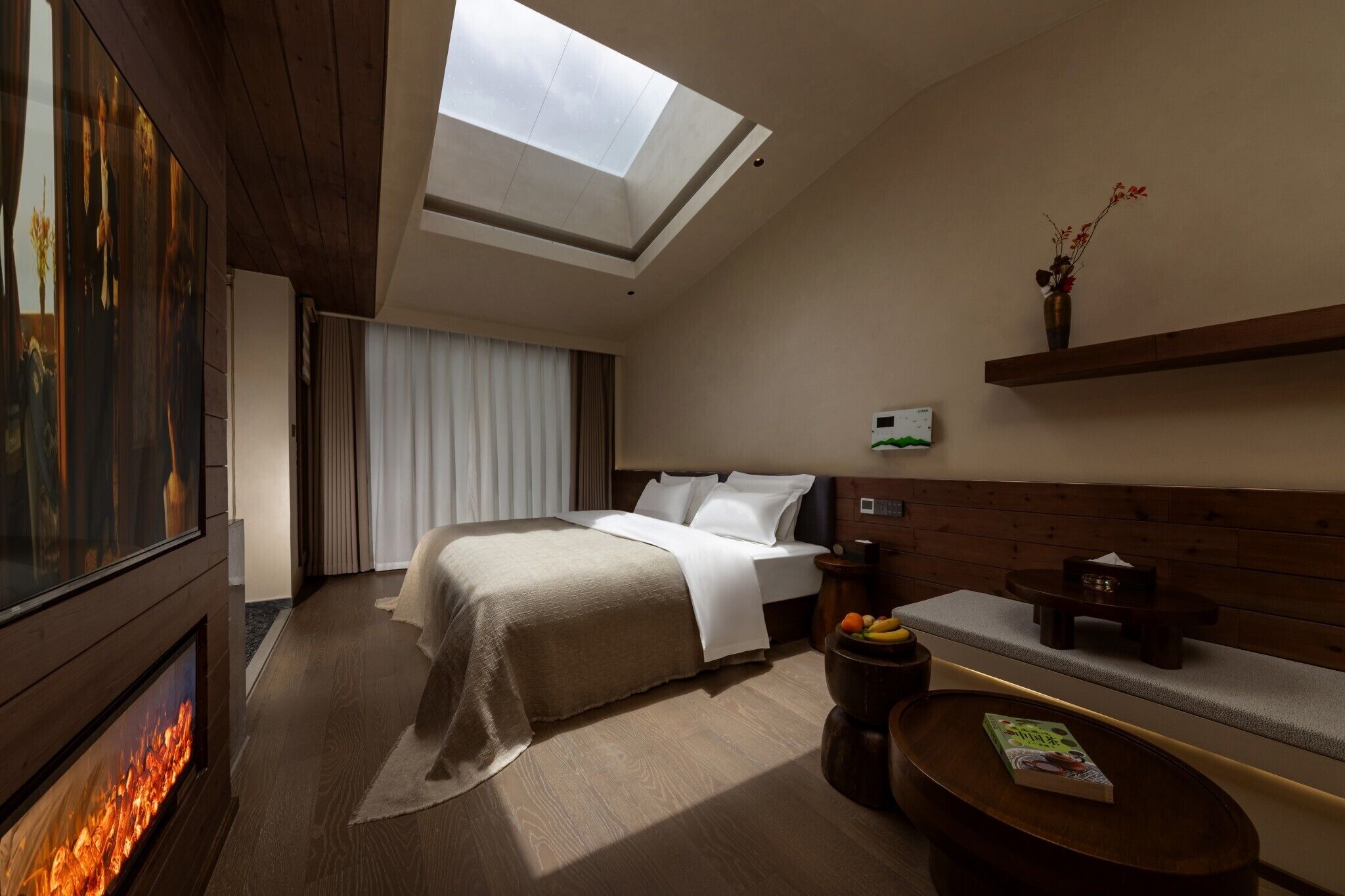 Quarto casal design, varanda, vista para o jardim | Roupas de cama premium, individualmente decorados