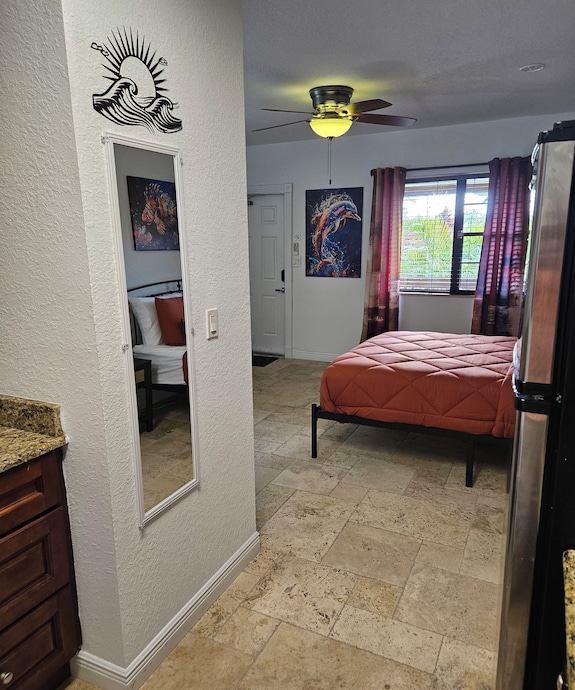 104 Comfort Single Room In Waterfront Hotel In Singer Island, Fl - Riviera Beach, FL