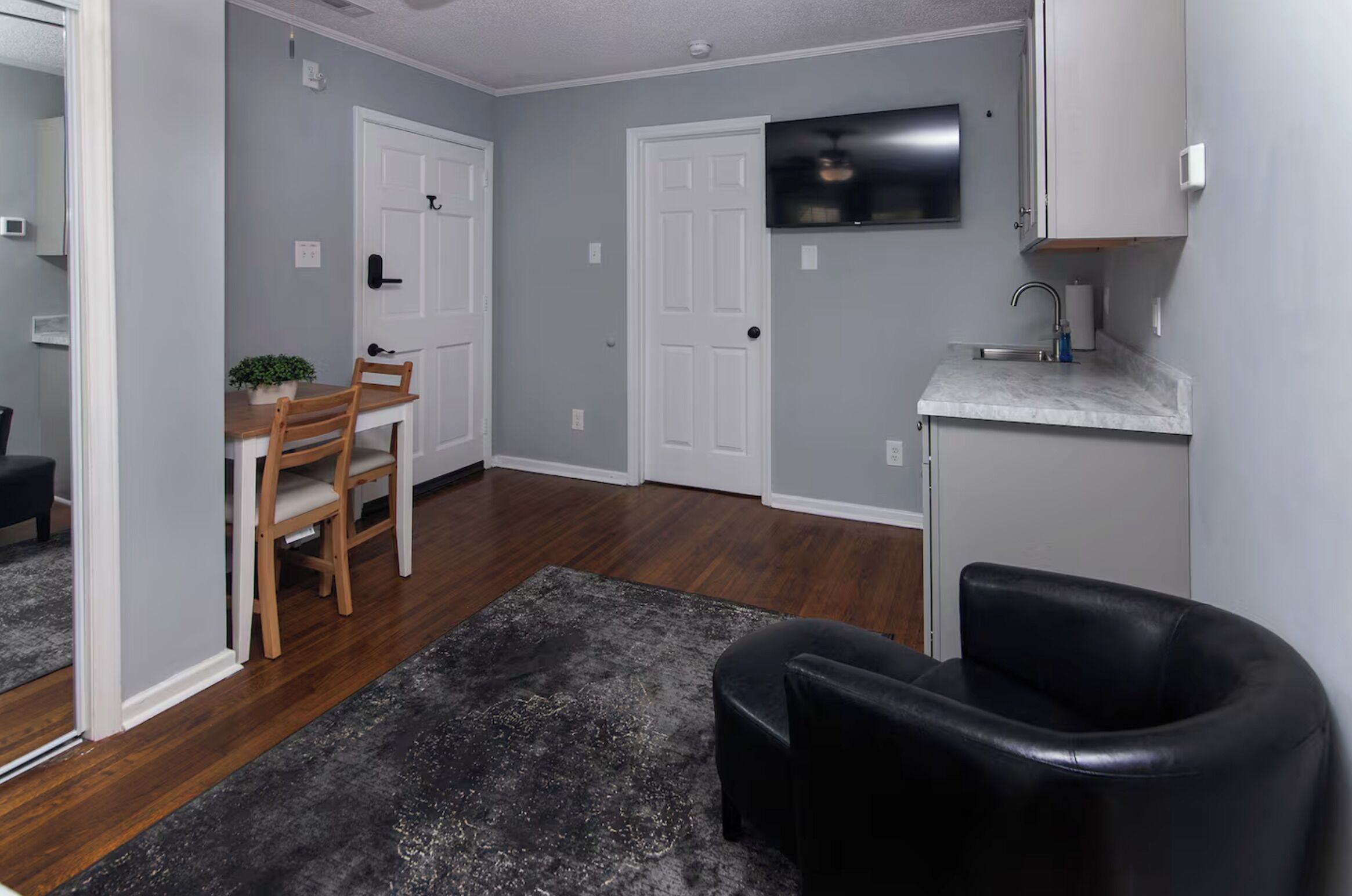 Cozy 1-bedroom Apartment In Noda / The Plaza - University City Boulevard – Charlotte
