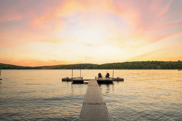 Bear On The Lake - Deep Creek Lake, MD