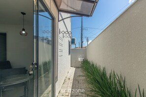 Apartamento básico | Terraço/pátio