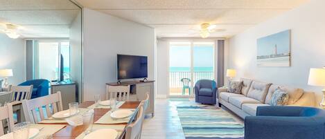 Apartamento, várias camas, sacada, vista para a praia (Ponce Inlet SouthPoint 303) | 2 quartos, individualmente decorados, individualmente mobiliados