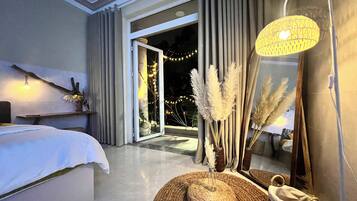 Quarto Duplo Deluxe, varanda, vista para o parque | Roupa de alta qualidade, ferro/tábua de engomar, Wi-fi grátis