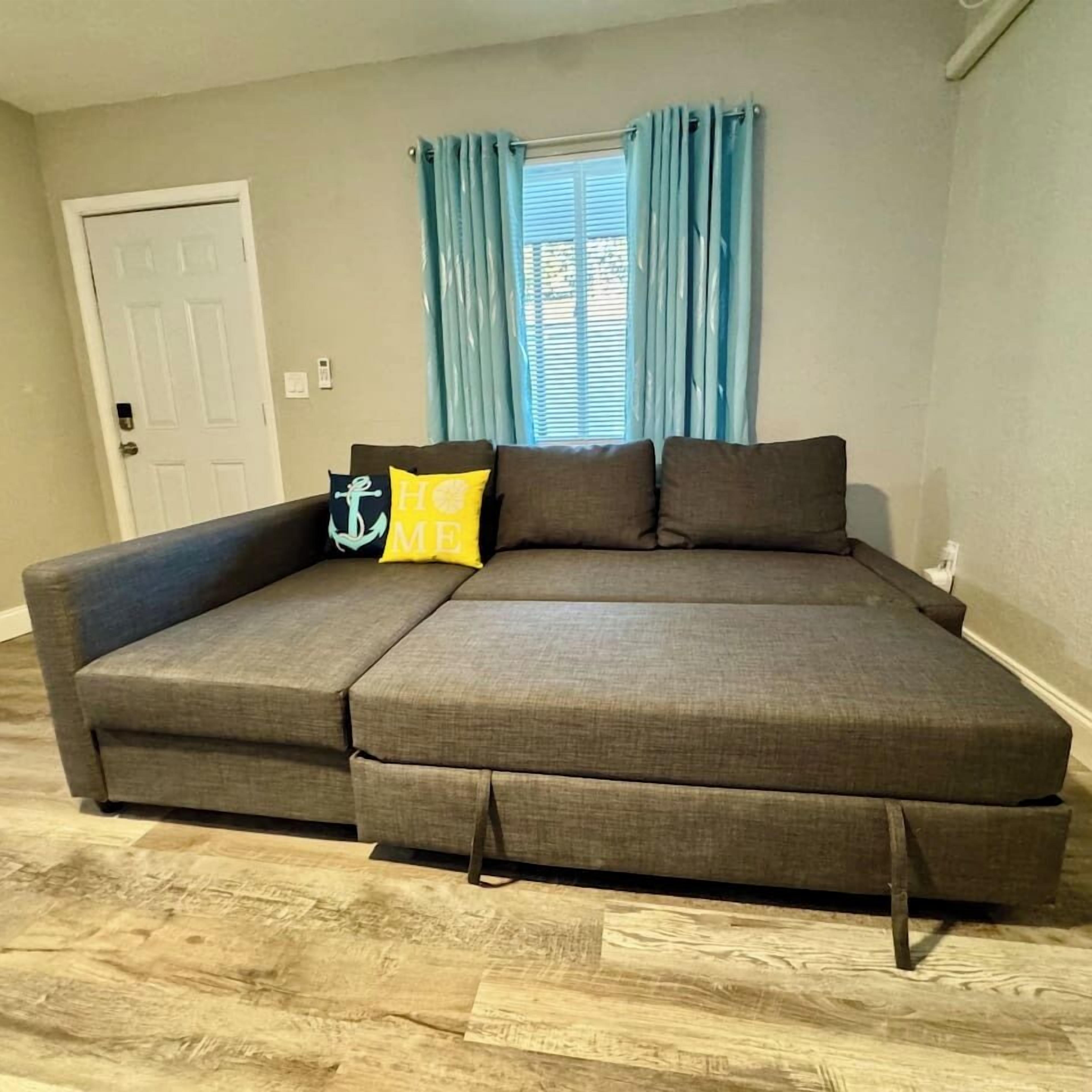 Renovated Apt In Clearwater, Washer/dryer, Pets Ok - Clearwater, FL