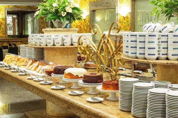 Pequeno-almoço tipo buffet diário incluído