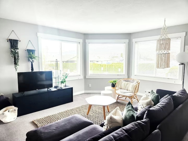 Modern Lake City Getaway - Penticton