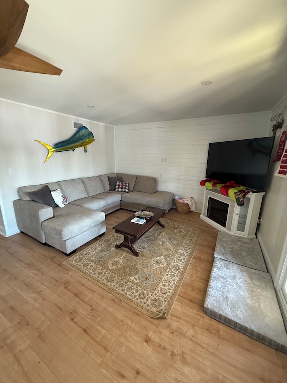 Bayside 3 Bedroom Waterfront Cottage - ZooWorld Zoological Park