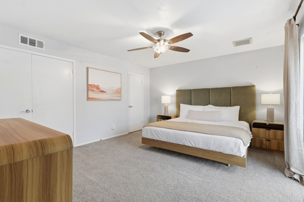 3BR Home w/ Saltwater Pool & Firepit Near Westgate and State Farm ...