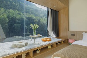 Quarto Duplo Exclusivo, pátio, vista para a colina | Vista do quarto