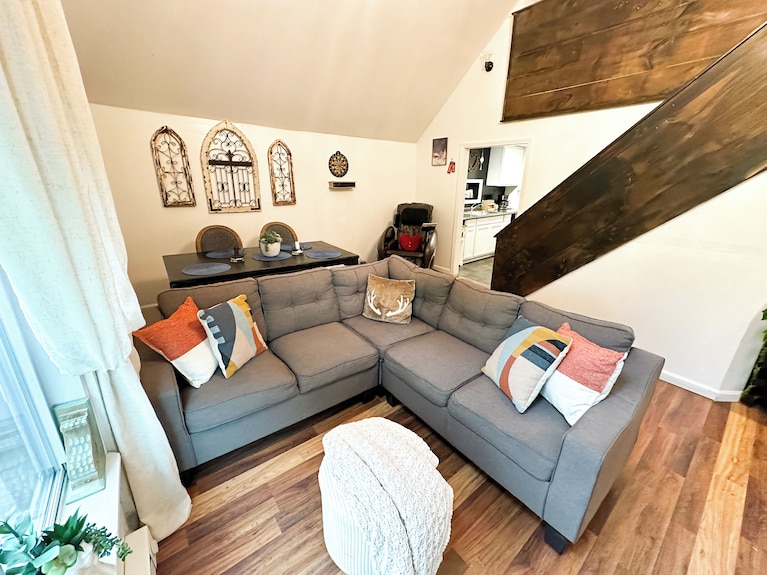 The Rustic Maine Retreat W/ Heated Massage Chair - 뱅고어