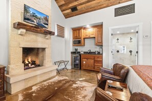 The Octavia | Cozinha privada | Frigobar, micro-ondas, talheres/pratos/utensílios de cozinha