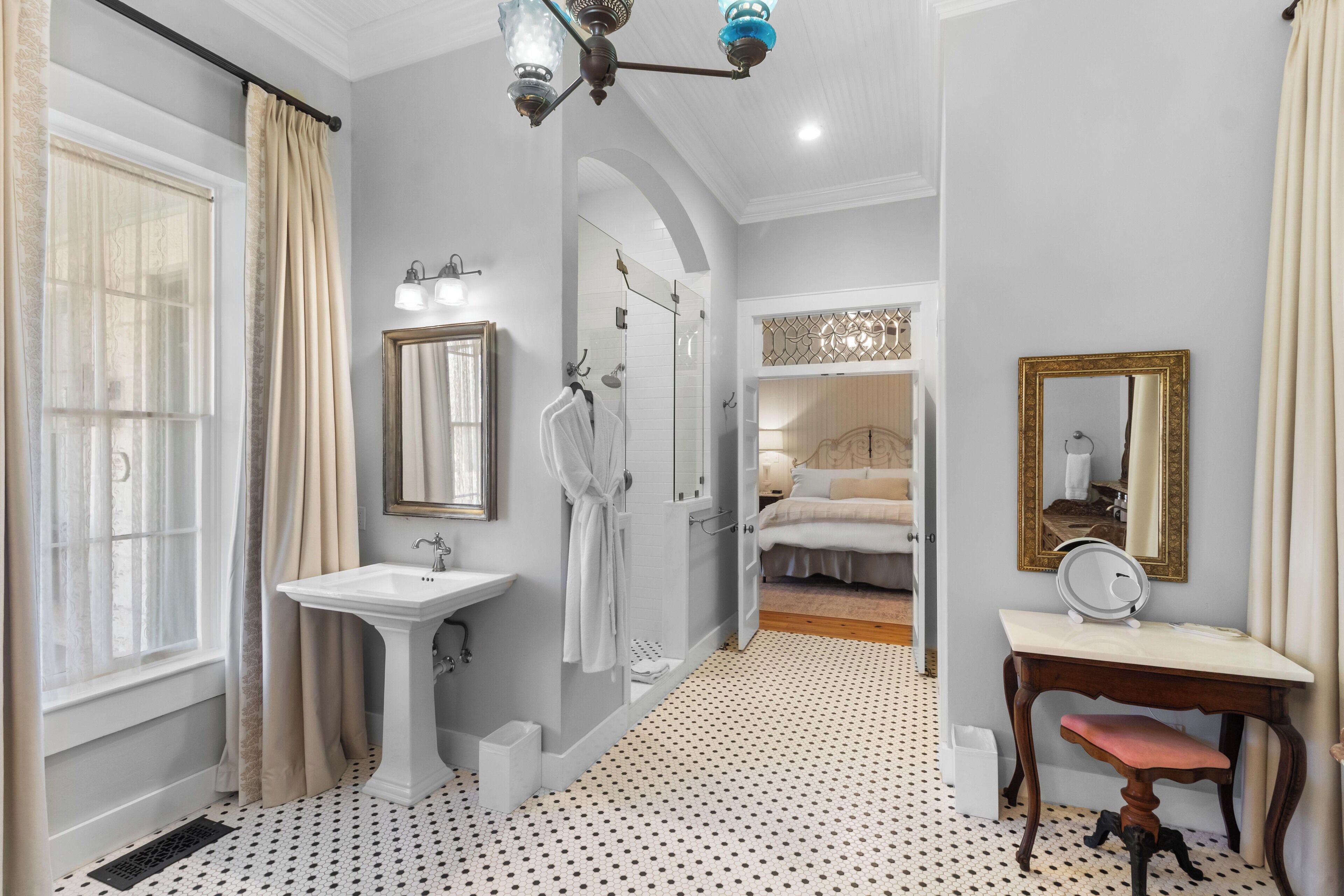 Casa Deluxe, 3 quartos, kitchenette, vista para o rio | Ferro/tábua de engomar, Wi-fi grátis 