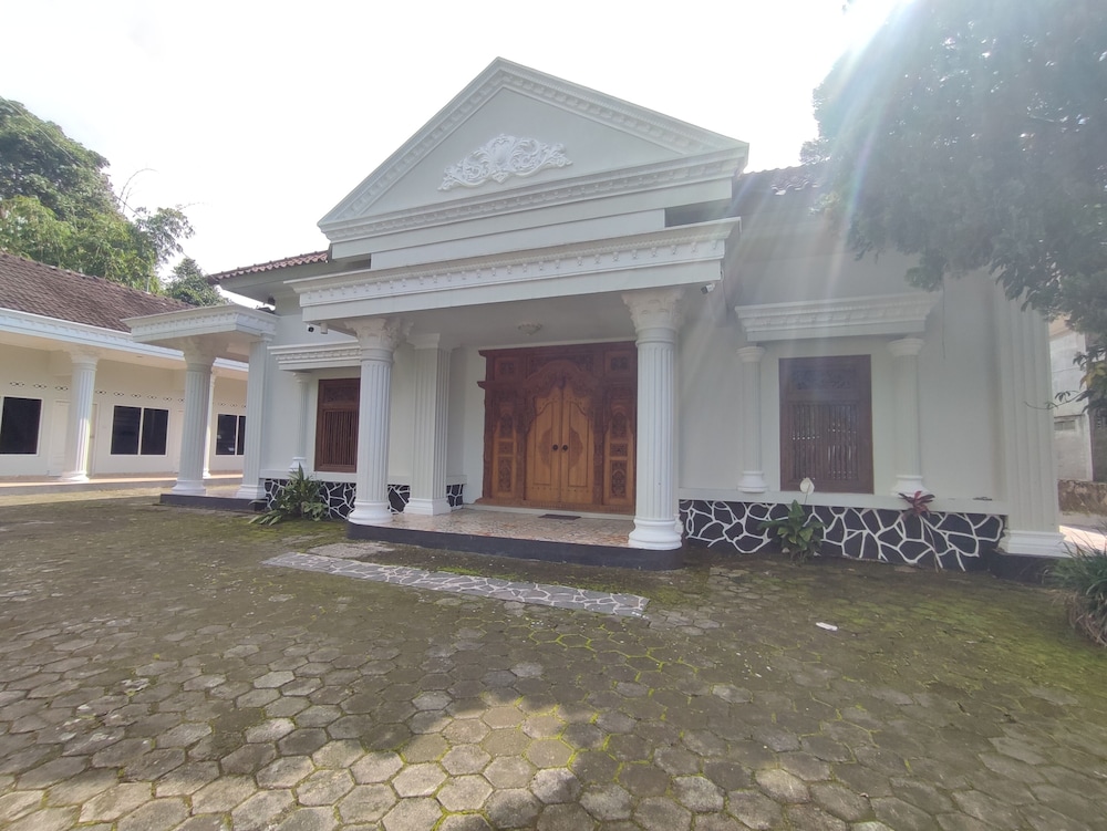 House of Masjid Jogokariyan Kaliurang Reviews, Deals & Photos 2026 - Vrbo