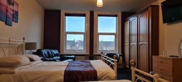 Quarto casal conforto, vista para o jardim | Roupas de cama antialérgicas, Wi-Fi de cortesia