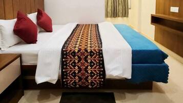 Roupas de cama antialérgicas, escrivaninha, quartos à prova de som