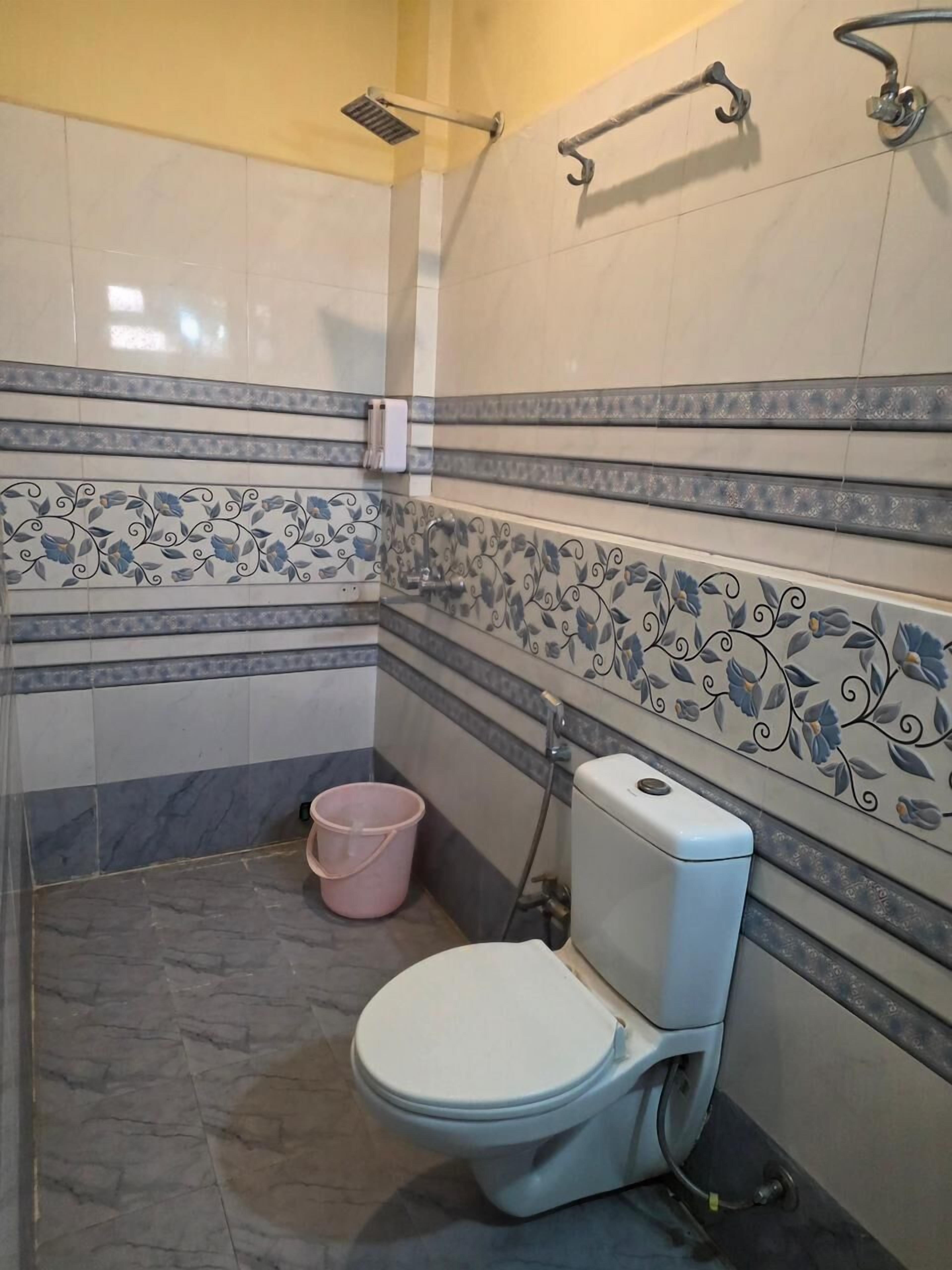 Artigos de higiene pessoal grátis, toalhas fornecidas, sabão, champô 