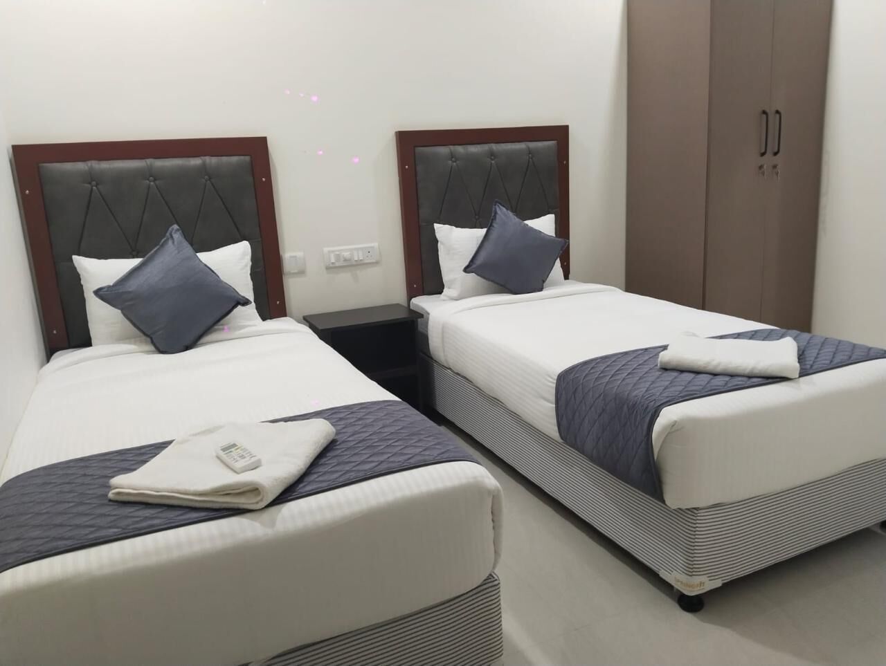 Apartamento, 1 quarto, sacada | Cofres nos quartos, escrivaninha, Wi-Fi de cortesia