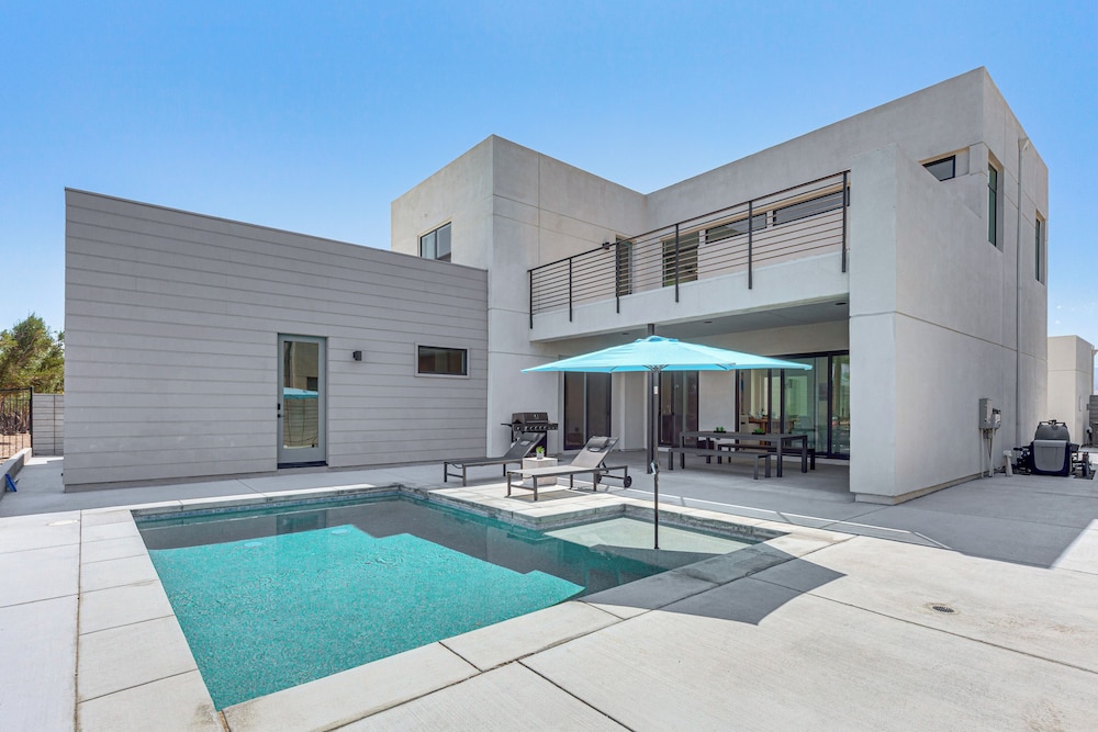 Luxe Oasis: Modern Mtn-view Gem In Palm Springs! - Joshua Tree National Park