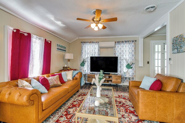 Walk To Lake Ontario & Parks! Lovely Apartment - Oswego, NY