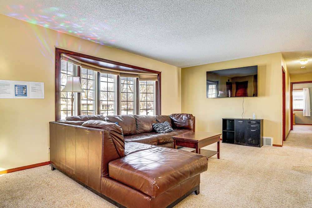 12 Mi To St Paul: Pet-friendly Home W/ Backyard - Minnesota