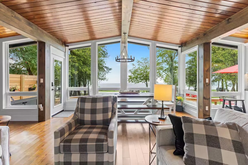 Lake Huron Waterfront Cozy Cottage - 킨카딘