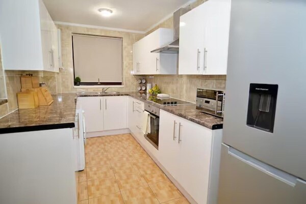 Family- Near Lcy Airport- Sleeps 6- Parking- Wi-fi - Dagenham