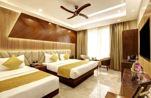 Escrivaninha, ferros/tábuas de passar roupa, Wi-Fi de cortesia