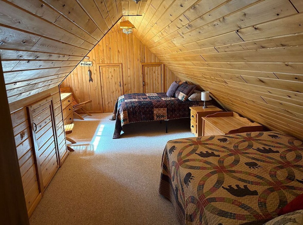 Terrific 3-bedroom cabin in pleasant Wetmore for a cozy stay Reviews ...